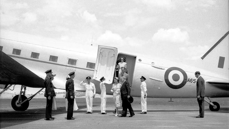 Her Majesty Queen Elizabeth II visits Australia | Air Force